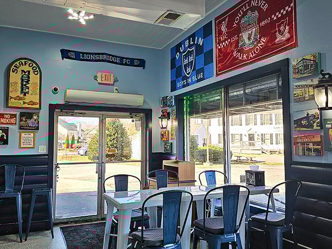 Soccer scarves and British memorabilia transform this Yorktown spot into a proper UK chippy. Liverpool fans, you're definitely not walking alone here.
