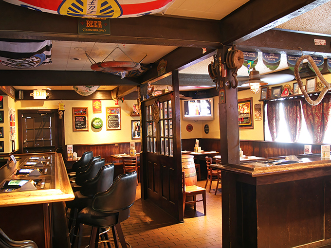 Step inside and time-travel across the Atlantic. Dark wood, nautical touches, and that unmistakable pub ambiance make Vegas disappear faster than your poker chips.