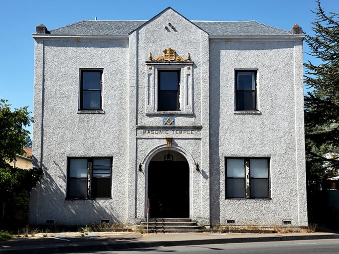This stately Masonic Temple stands as a silent witness to Willits' history, its dignified fa&ccedil;ade hinting at secrets within.