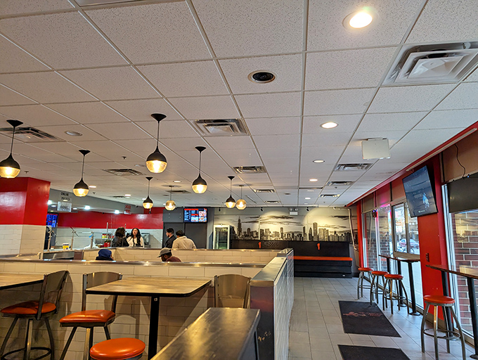 No-frills dining at its finest&mdash;Harold's interior keeps it simple because when the chicken's this good, who needs fancy chandeliers?