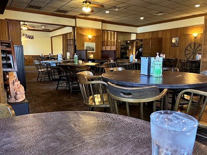 Wood paneling and sturdy chairs set the stage for culinary drama&mdash;this dining room doesn't need Instagram filters to make its point.