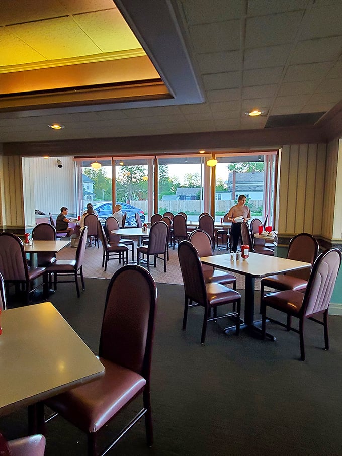 Inside, comfortable simplicity reigns supreme. This isn't about trendy decor&mdash;it's about creating the perfect backdrop for food that deserves your full attention.