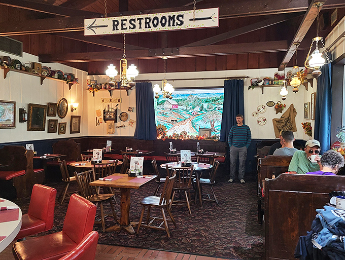 Step inside and time slows down. Wooden beams, country decor, and that unmistakable aroma of home cooking that no air freshener has ever successfully bottled.