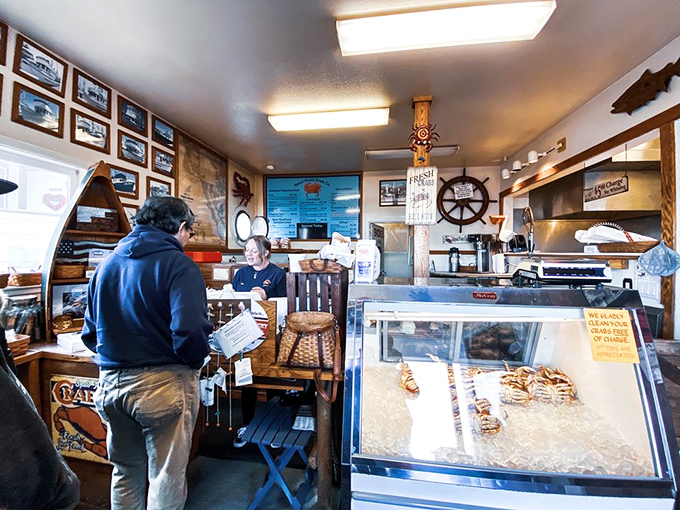 Inside this maritime time capsule, nautical d&eacute;cor and a display case of fresh catches create the perfect prelude to seafood nirvana.