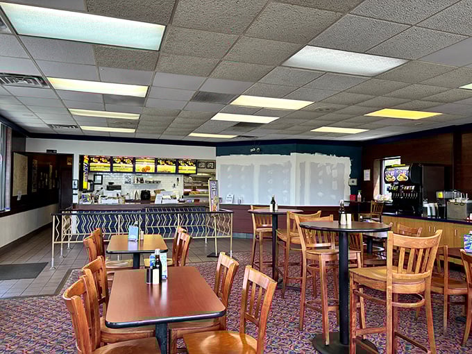 No-frills dining at its finest&mdash;wooden chairs, patterned carpet, and the promise of crispy seafood delights await in this unpretentious time capsule of American fast food history.