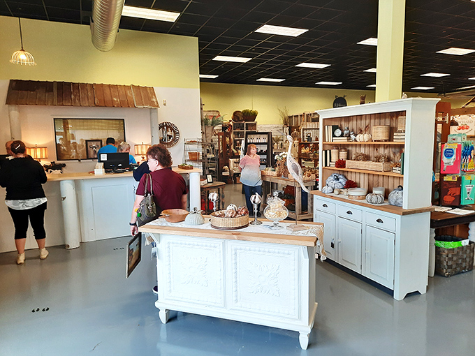 First impressions matter! The entrance area's farmhouse-style displays immediately signal you're in for a curated treasure hunt.