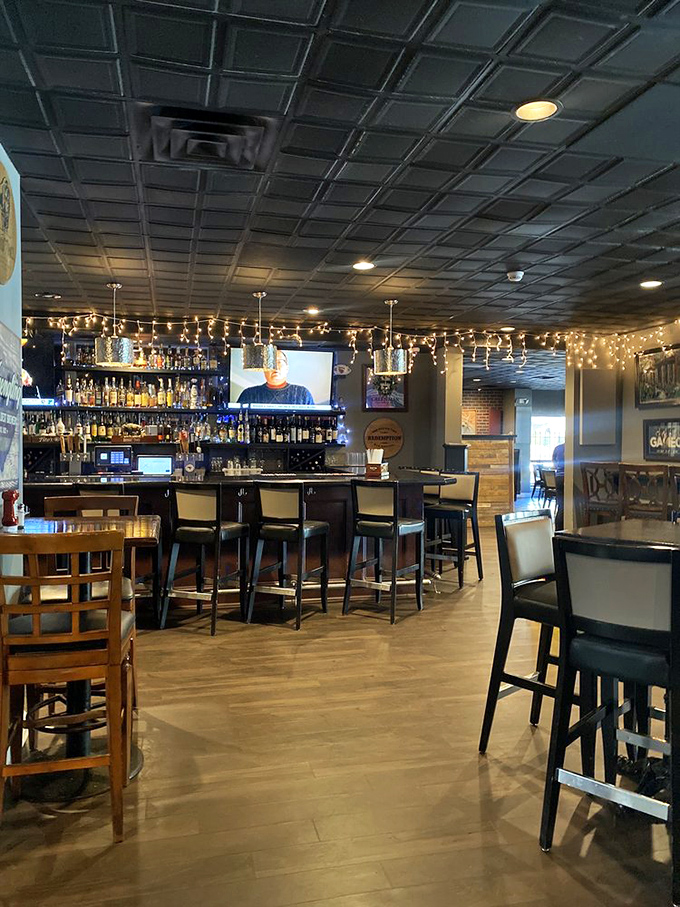 String lights dance overhead while the well-stocked bar promises good times ahead. This is comfort with just the right touch of class.