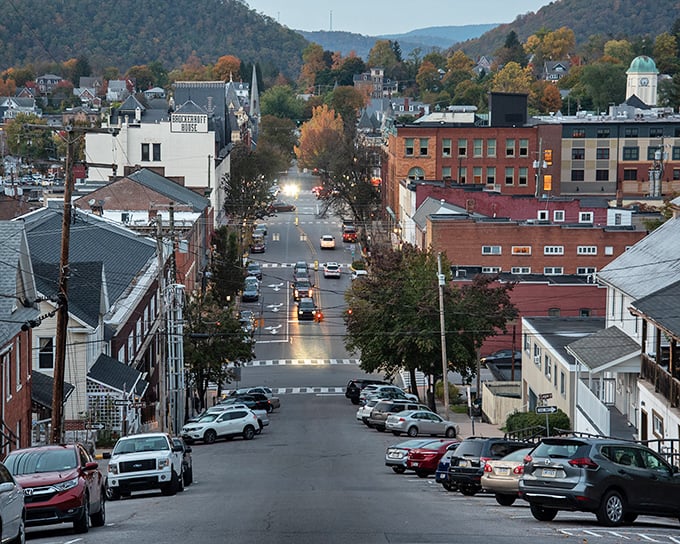 When autumn hits Bellefonte, the town transforms into a watercolor painting that makes you wonder if you've accidentally stepped into a Norman Rockwell exhibition.