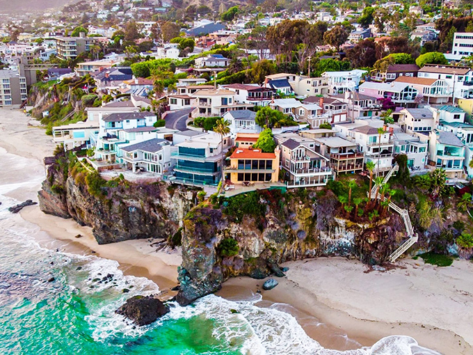 Laguna Beach's homes cling to cliffs like they're afraid the view might escape if they don't hold on tight.