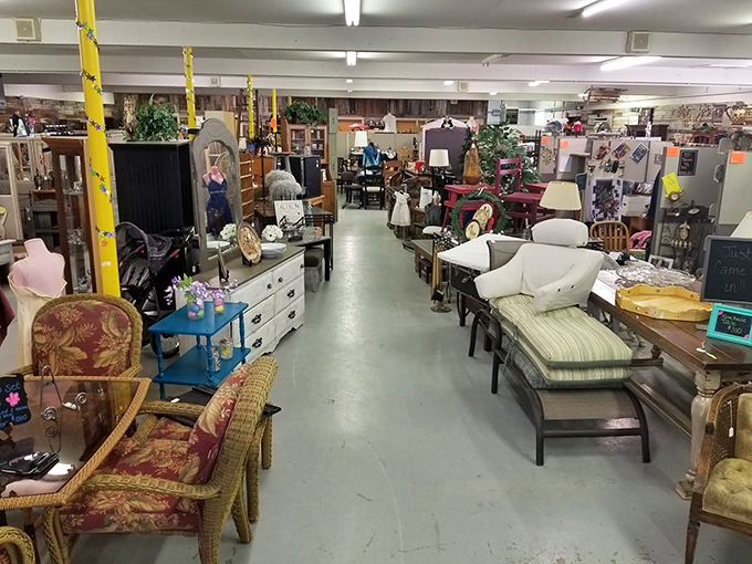 Furniture heaven! This indoor wonderland makes me want to redecorate my entire house... again.