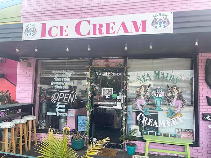 Sea Maids' bubblegum-pink building is like finding a flamingo in a flock of seagulls&mdash;impossible to miss and twice as fun.