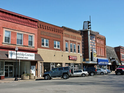 10 Gorgeous Towns In Illinois Perfect For Weekend Getaways
