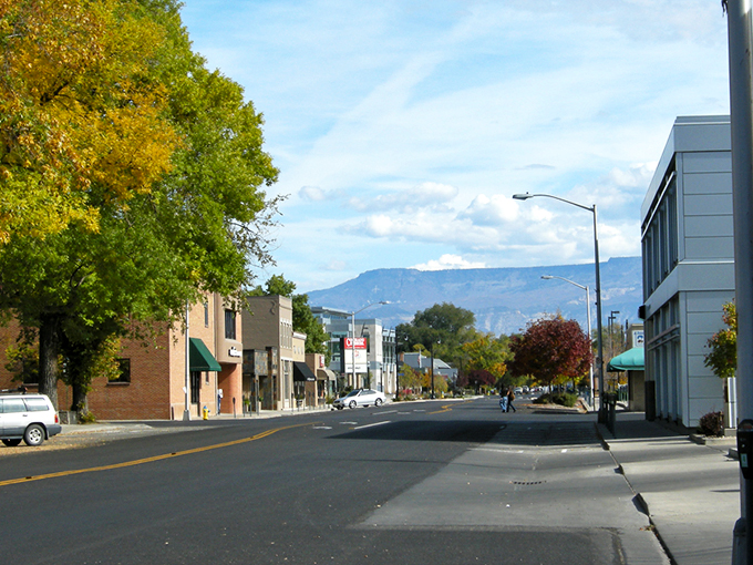 Where mountain views meet Main Street magic! Grand Junction's walkable downtown invites leisurely strolls without emptying your wallet.