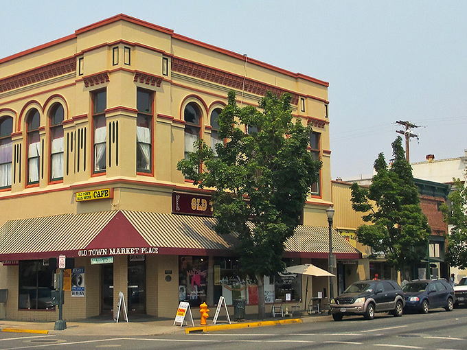 Historic buildings with character line Grants Pass's welcoming streets. No cookie-cutter developments here, just genuine small-town charm.