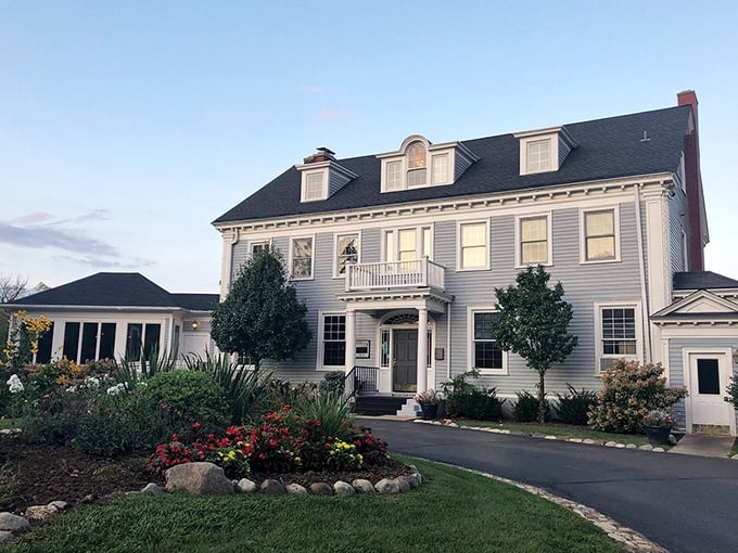 Sunset at the Hunt Club feels like dining at a wealthy friend's estate, if that friend happened to be a steak wizard.