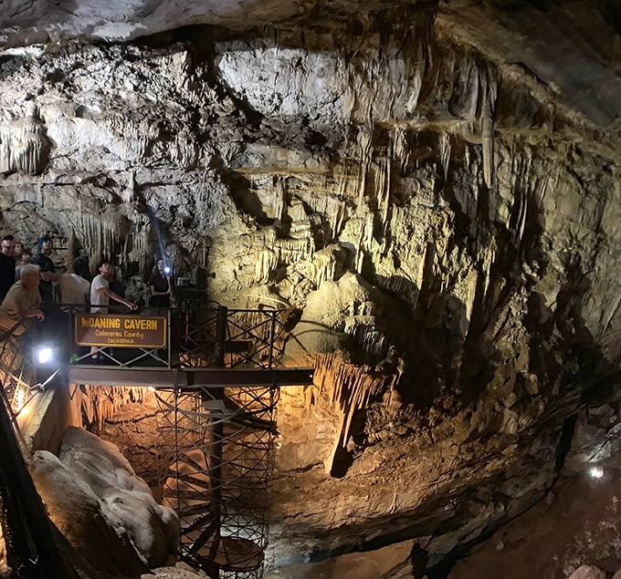 Moaning Cavern's impressive formations look like they're auditioning for roles in a fantasy movie. Mother Nature's sculpture gallery at its finest.