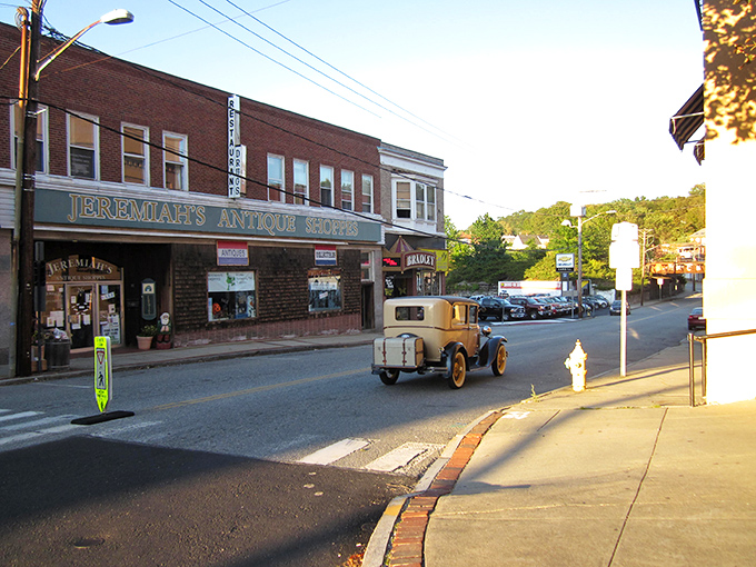 Downtown Putnam offers that quintessential New England charm without the Cape Cod prices&mdash;just add a coffee and a leisurely stroll.