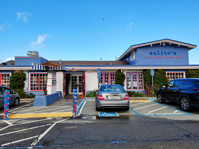 Some restaurants chase trends; this Newport Beach classic just perfects the timeless art of crab.