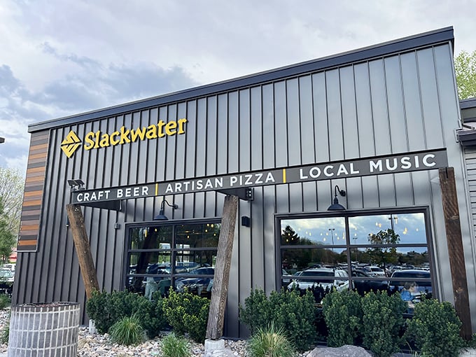 "Craft Beer | Artisan Pizza | Local Music" - Slackwater's sign reads like the holy trinity of a perfect night out.