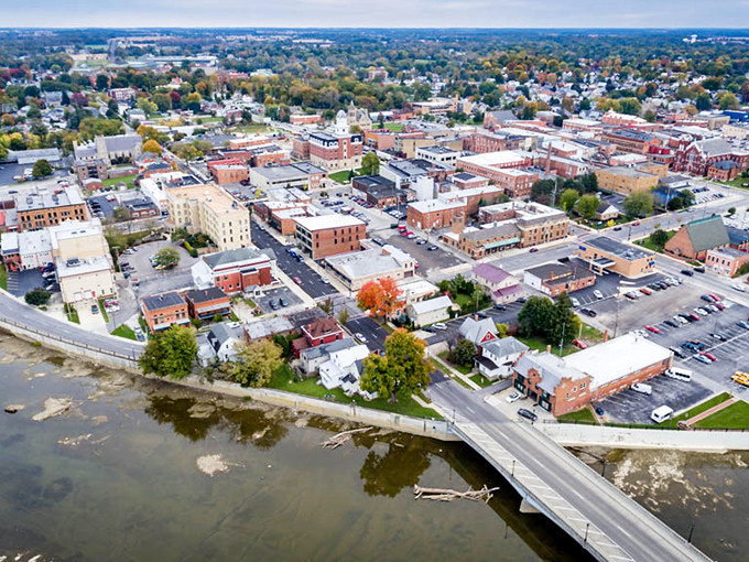 Tiffin's historic downtown looks like a movie set, but those brick buildings house real shops with surprisingly reasonable prices.