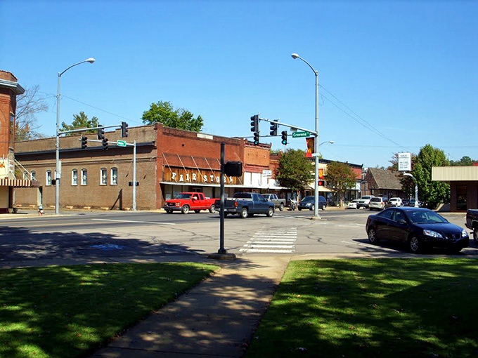 Downtown's unhurried pace means you'll never waste gas sitting in traffic&mdash;just another way Clarksville helps stretch those Social Security dollars.