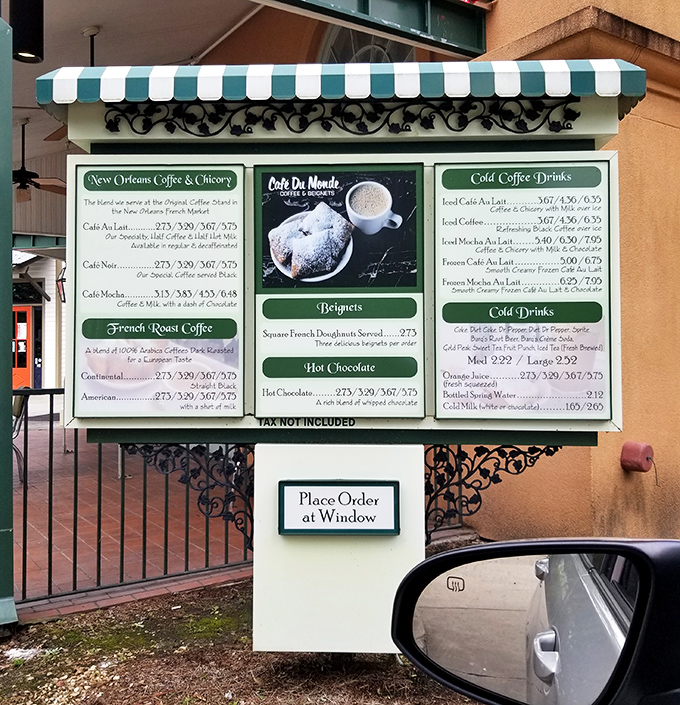 The world's most gloriously minimalist menu. When you do one thing perfectly for generations, you don't need fancy descriptions or trendy add-ons.