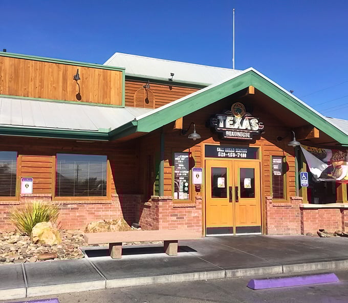 Texas Roadhouse brings familiar comfort food to the desert without the big-city attitude. 