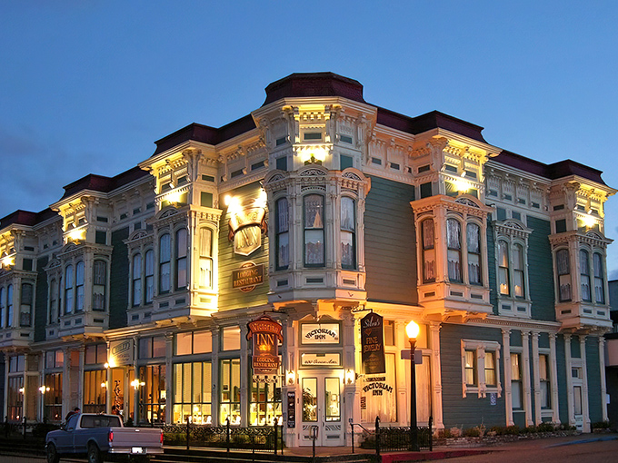 When evening lights kiss these ornate buildings, even the most jaded traveler becomes a hopeless romantic photographer.