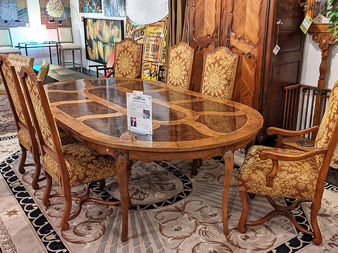 This isn't just a dining table&mdash;it's a storytelling device where future Thanksgiving arguments and birthday celebrations are just waiting to happen.