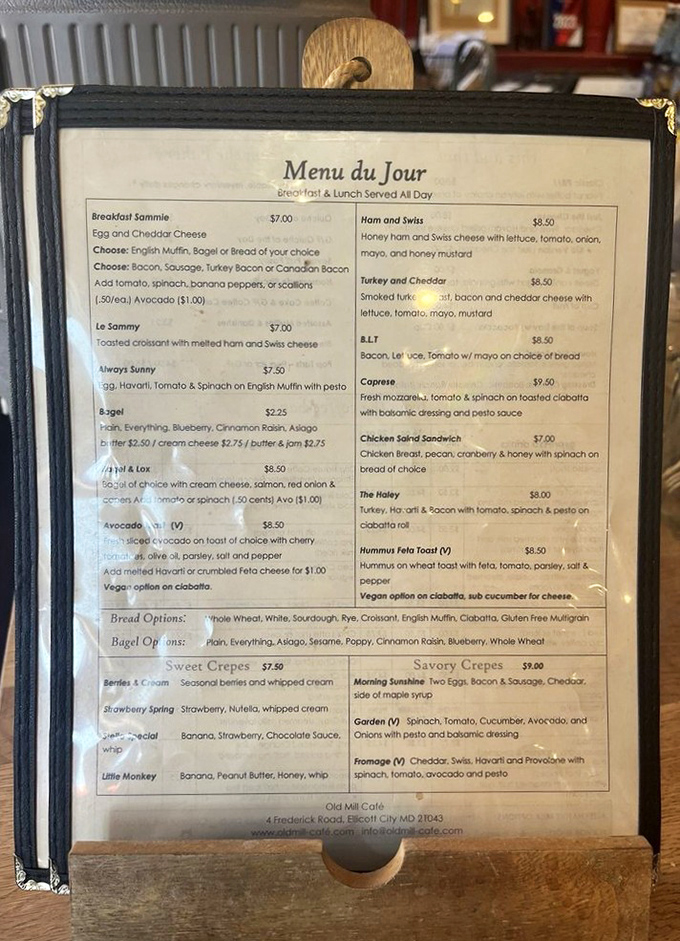 The menu reads like poetry for the breakfast-obsessed. "Always Sunny" isn't just a weather forecast—it's your morning mood after these dishes.