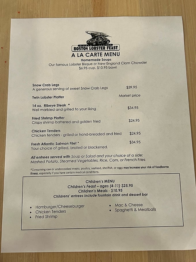 The &agrave; la carte menu tempts those with restrained appetites, but let's be honest&mdash;you're here for the all-you-can-eat buffet experience.