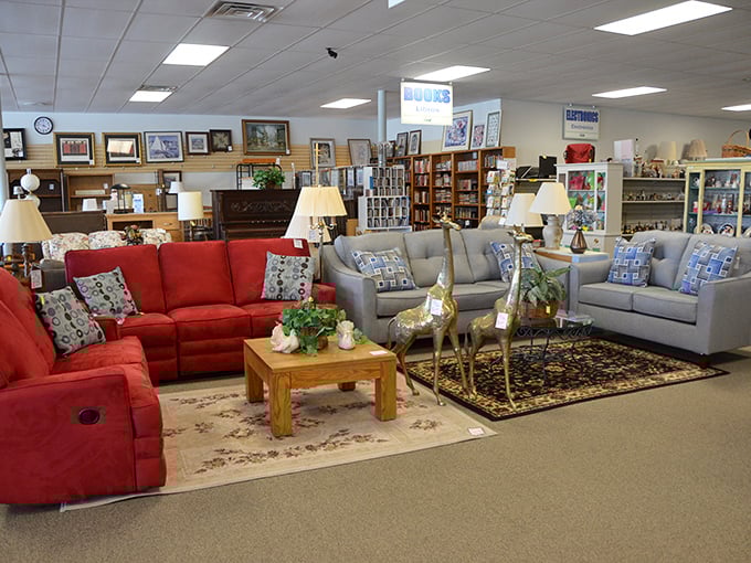 Living room vignettes that would make HGTV hosts swoon&mdash;proof that "pre-loved" furniture can look like it just rolled off a showroom floor.