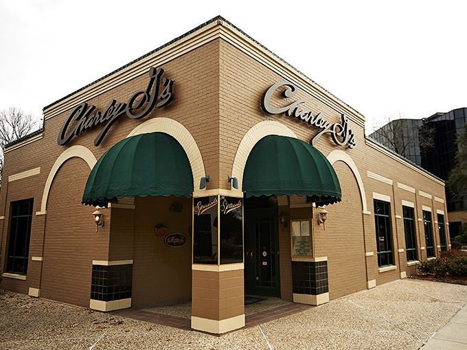 Those green awnings aren't just for show – they're signaling "serious steak zone ahead!"