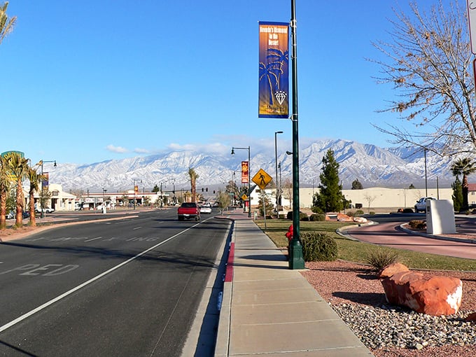 Mesquite's wide boulevards and mountain backdrops create a postcard-perfect scene that costs nothing to enjoy daily.