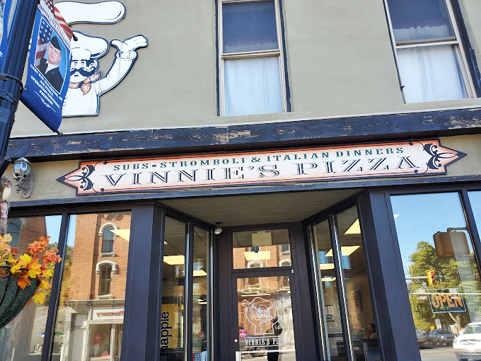 Vinnie's Pizza: Small town, big flavor. This unassuming storefront is the Clark Kent of pizza joints&mdash;secretly super.