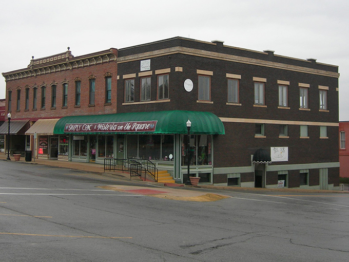 West Plains' downtown blends historic charm with modern convenience – proof you don't need skyscrapers to build a wonderful community.