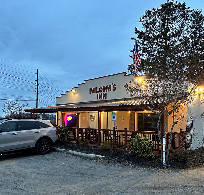 Wilcom's Inn at twilight looks like the setting of every "best meal I ever had" story your grandparents told.