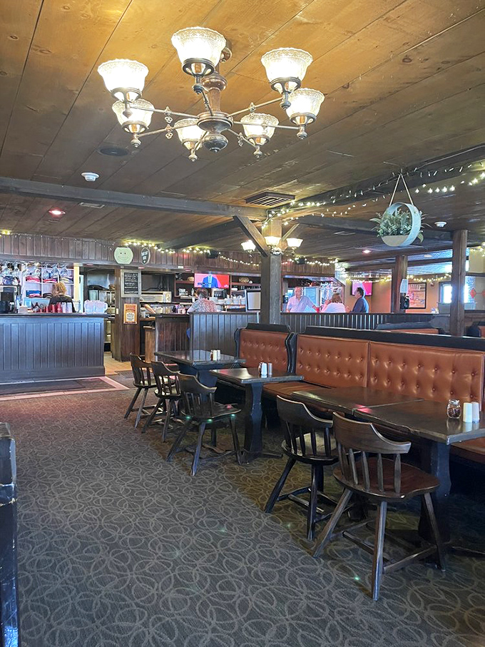 Wooden beams, cozy booths, and pizza that makes you forget you're not in Italy. The Bratskellar's charm is timeless!