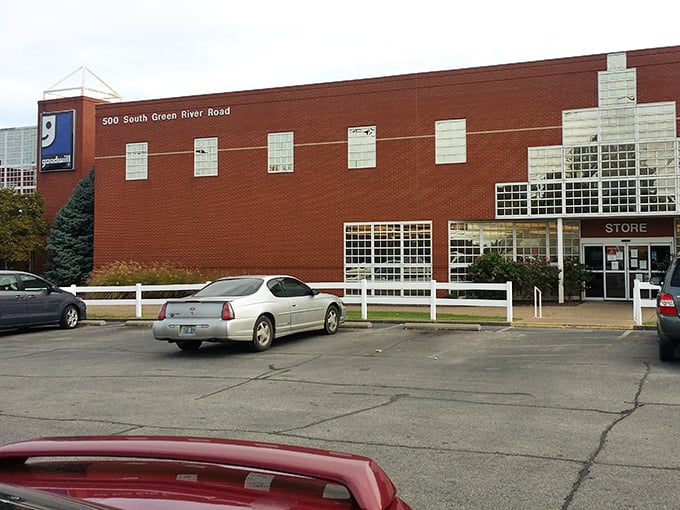 Address prominently displayed - because when you find treasures this good, you'll want to remember how to get back!