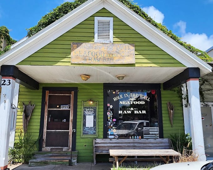 Hole in the Wall lives up to its name &ndash; unassuming on the outside, unforgettable on the inside.