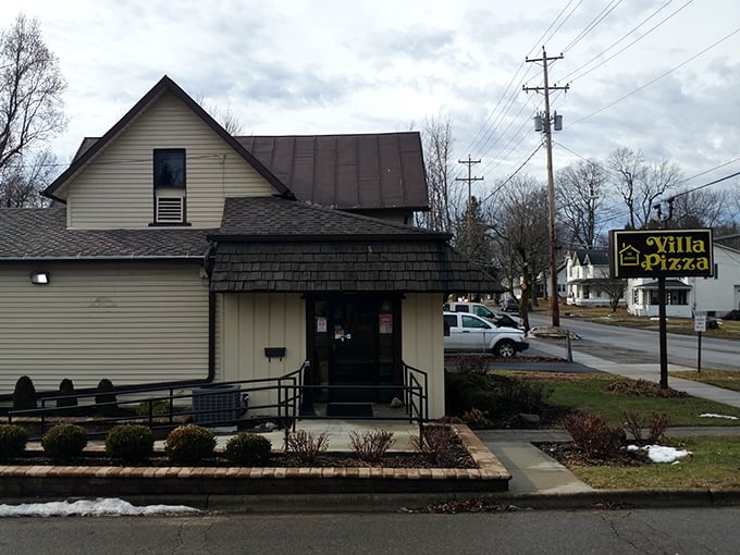 Small-town pizza perfection wrapped in a cozy package that feels like visiting grandma's kitchen.