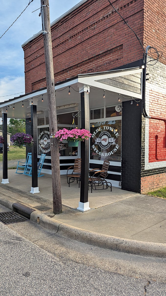 Hanging baskets and rocking chairs welcome you to Olde Towne, where small-town charm meets big-time flavor.