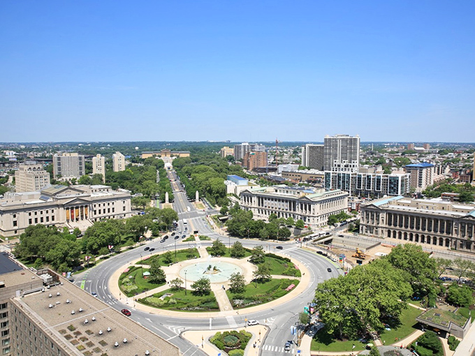 Philly's Benjamin Franklin Parkway creates a green path through the city, leading to cultural treasures. Like the Champs-&Eacute;lys&eacute;es with cheesesteaks nearby!