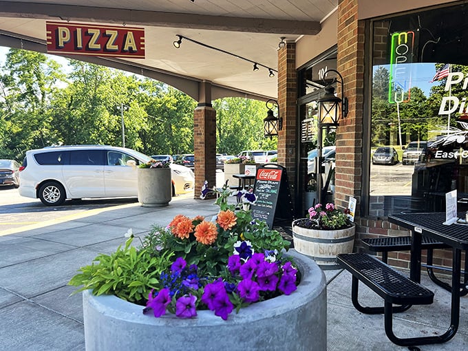 Where pizza meets flower power! DiLauro's charming patio invites you to savor each bite in the Ohio sunshine.