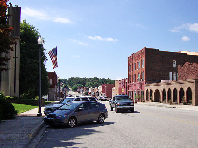 With the Cumberland Mountains as your backdrop, Rockwood delivers postcard views at paperback prices.
