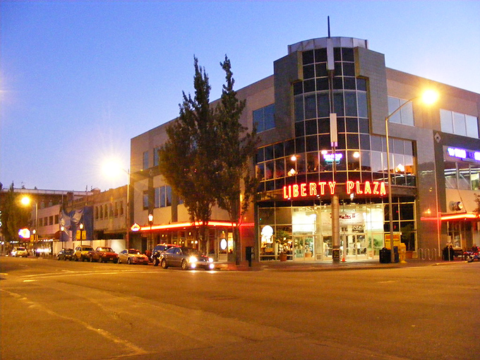 Historic brick buildings line Salem's walkable streets, where window shopping costs nothing but delivers priceless small-town atmosphere.