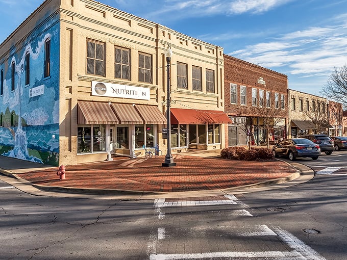 Colorful storefronts line Scottsboro's main drag, where shopping local isn't just a trend&mdash;it's a tradition. Bargain hunters, rejoice!