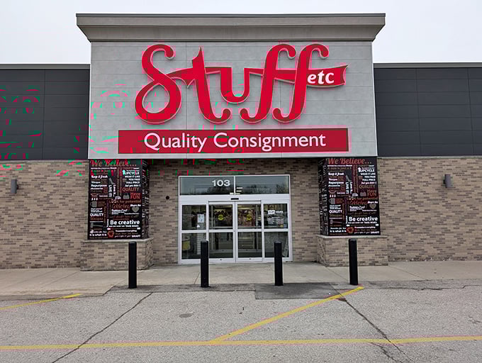 The Hollywood sign of thrifting! Stuff Etc's iconic storefront has launched thousands of home makeover projects across Iowa.