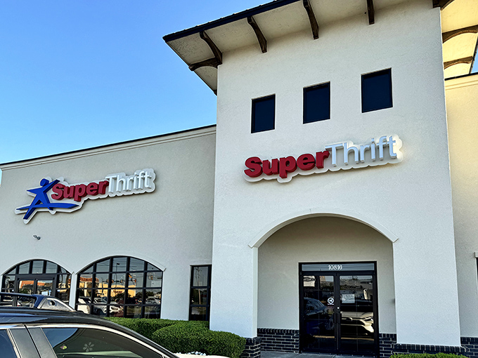 The distinctive tower and clean architecture make this Tulsa thrift destination look more resort than resale shop!