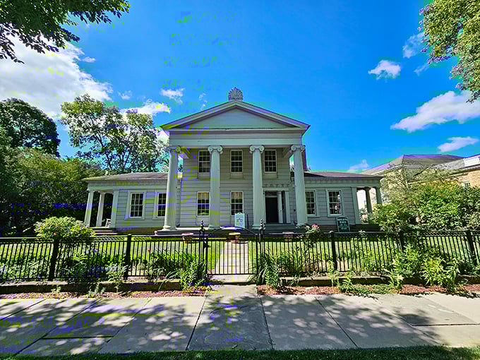 The Robbins Hunter Museum's stately columns aren't just showing off—they're preserving a slice of Greek Revival elegance in the Ohio heartland.